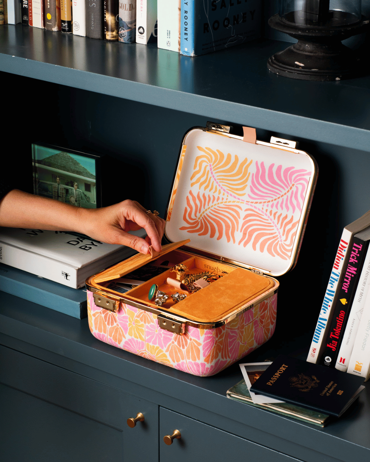 Your safe space 🖤 – snugbox